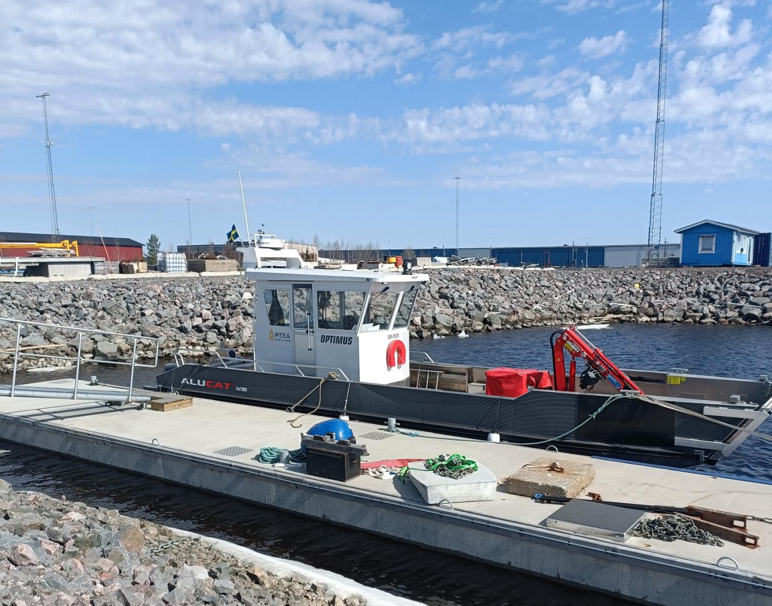Arbetsbåten OPTIMUS | Port of Piteå